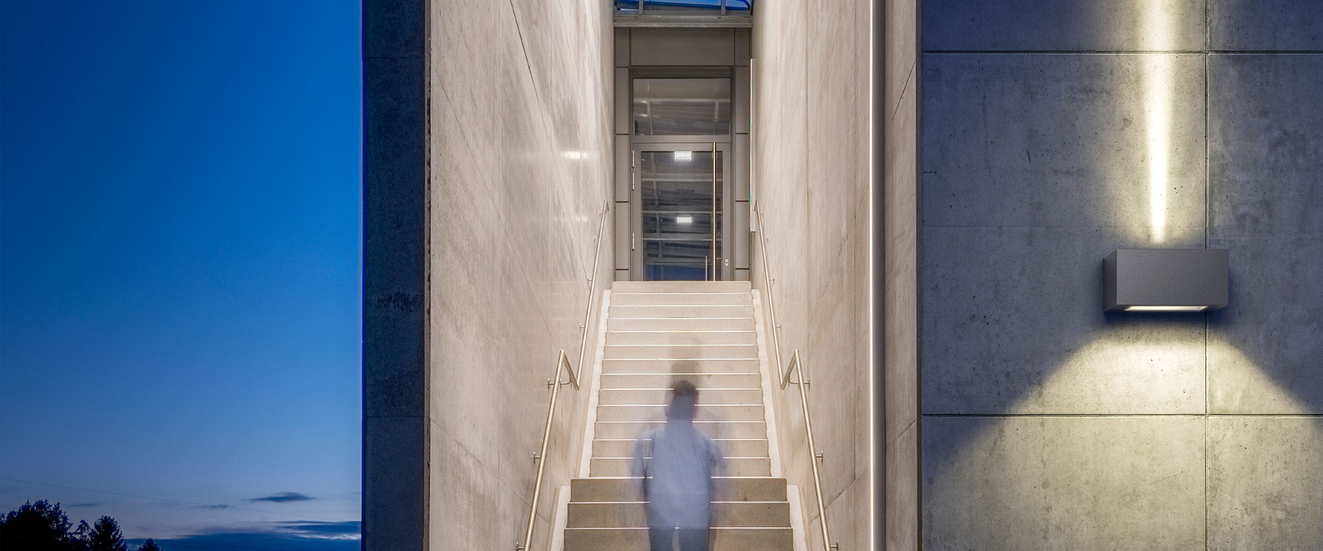 Skeo R LED-Wand- & Deckenleuchte | TRILUX