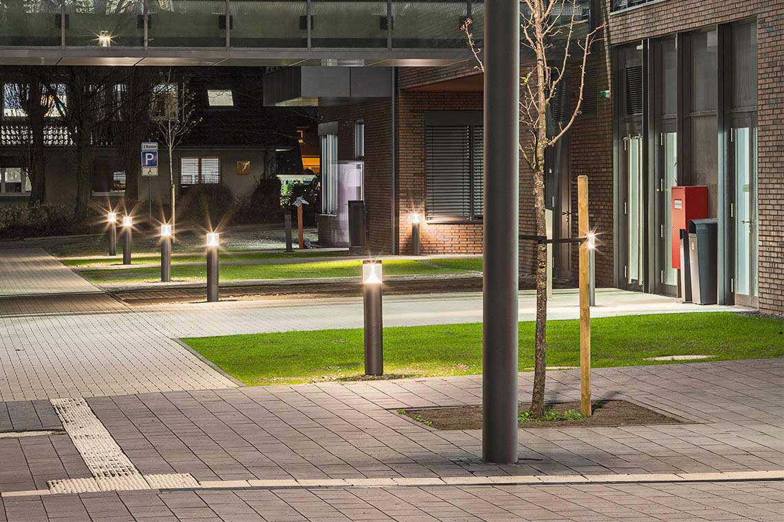 LED-Pollerleuchte Constela für öffentliche Plätze | TRILUX