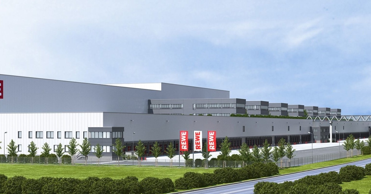 Großprojekt grüne Logistik: REWE Zentrallager | TRILUX